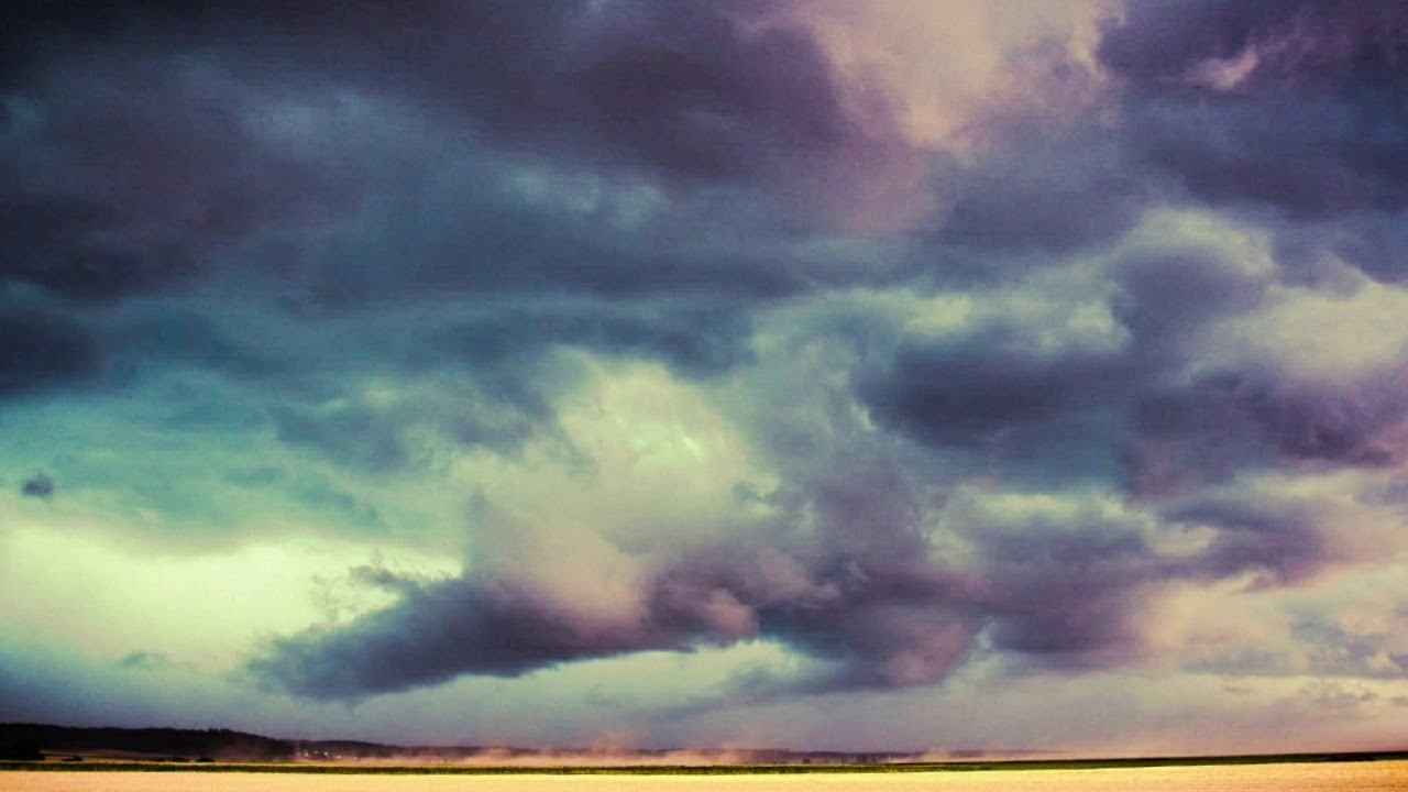 Иван Бунин "Как дым пожара, туча шла..." Читает Павел Морозов