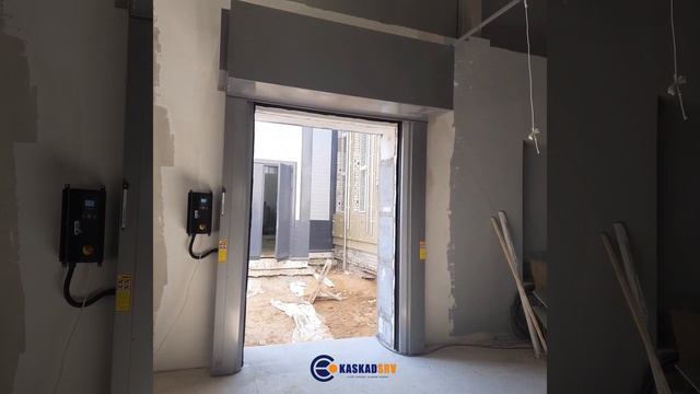 Скоростные спиральные ворота на склад
Толщина панели 40 мм, скорость открытия 2.2 м/с