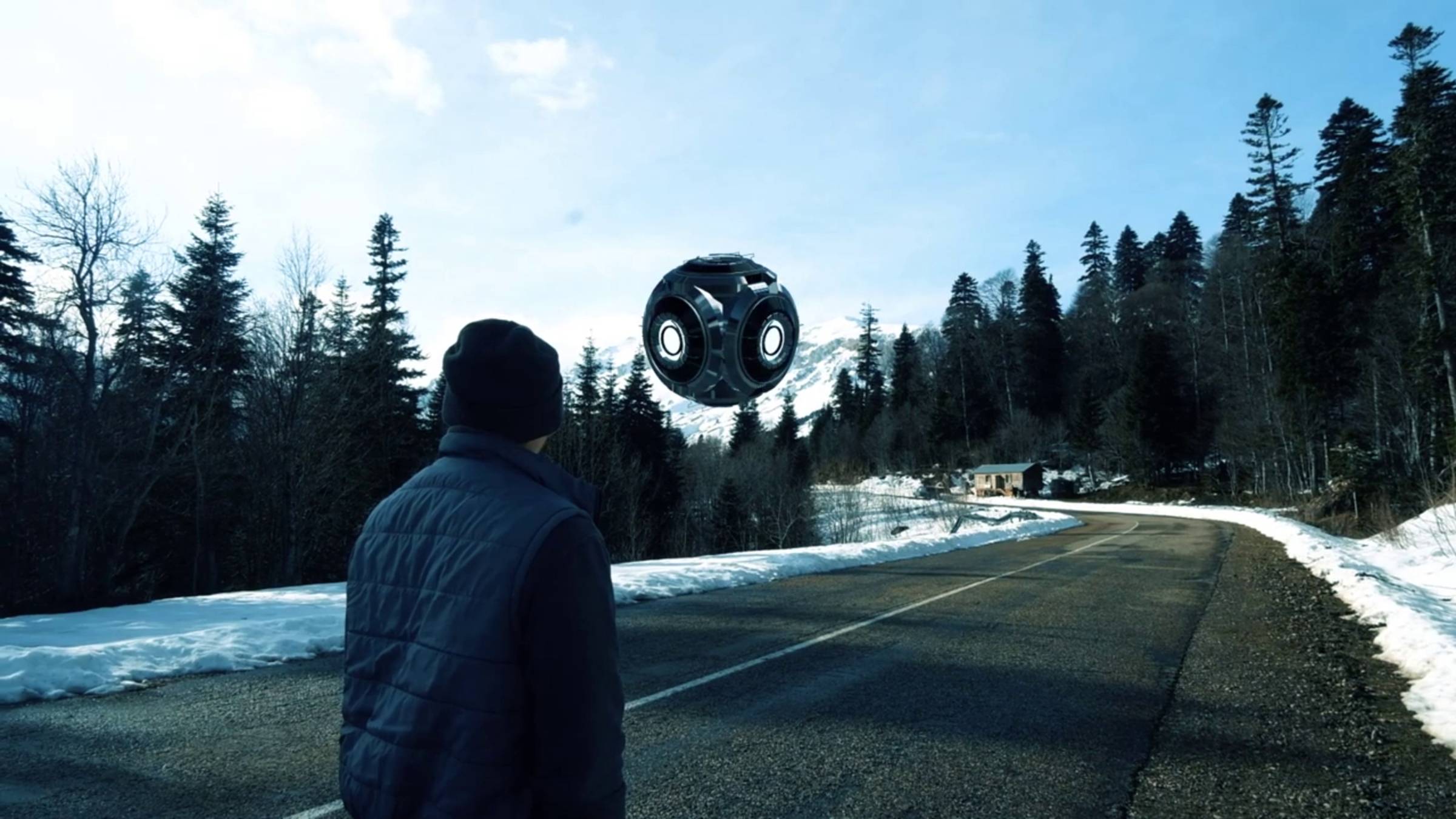 НЛО КОТОРОЕ ПОДЛЕТЕЛО К НЕМУ ПРЯМ НА КАМЕРУ ! 2025 !