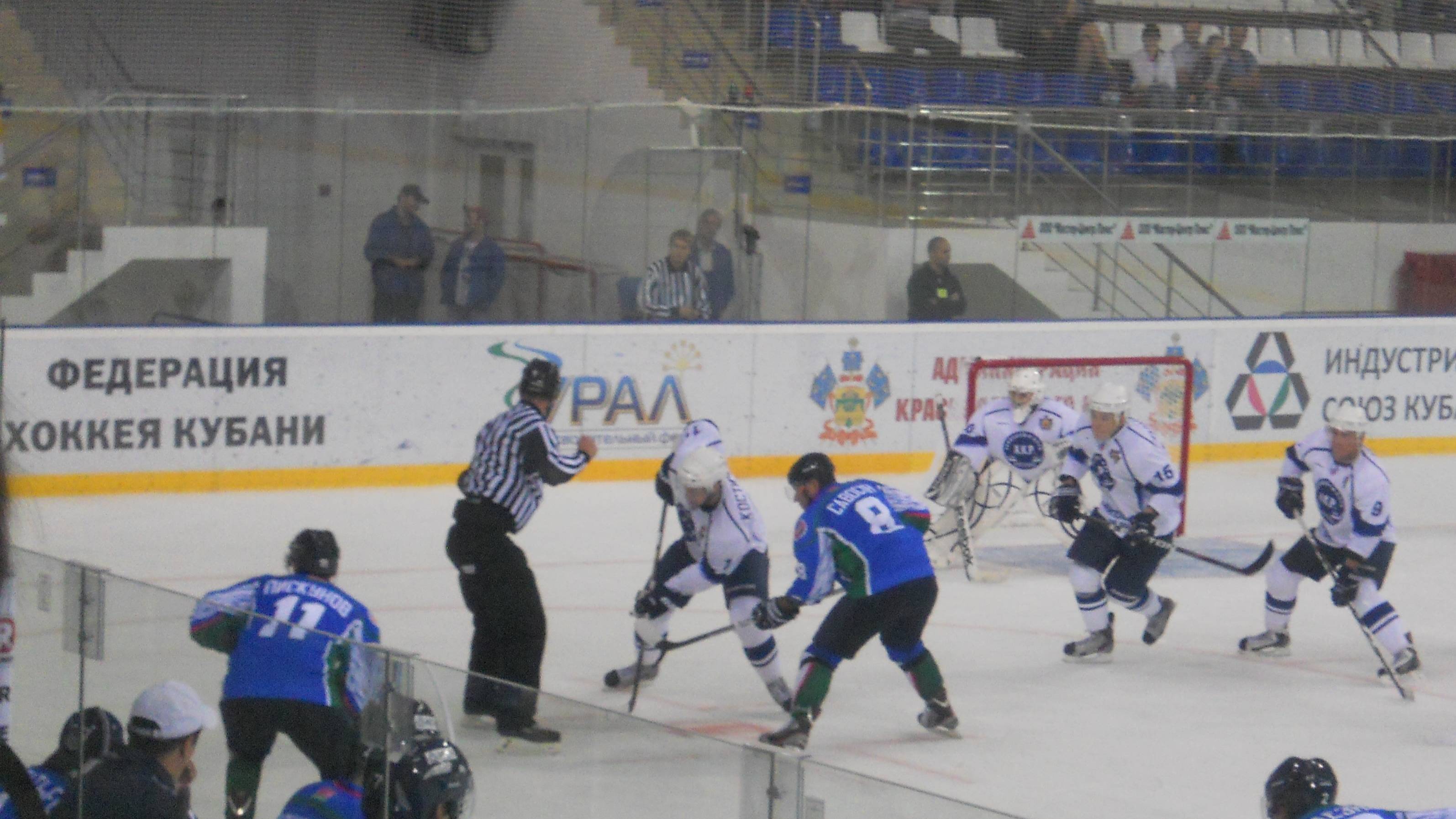 Иноземец играет в хоккей. Анахайм. Плей-офф.