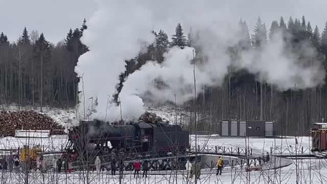 Горный парк Рускеала. Ретро поезд