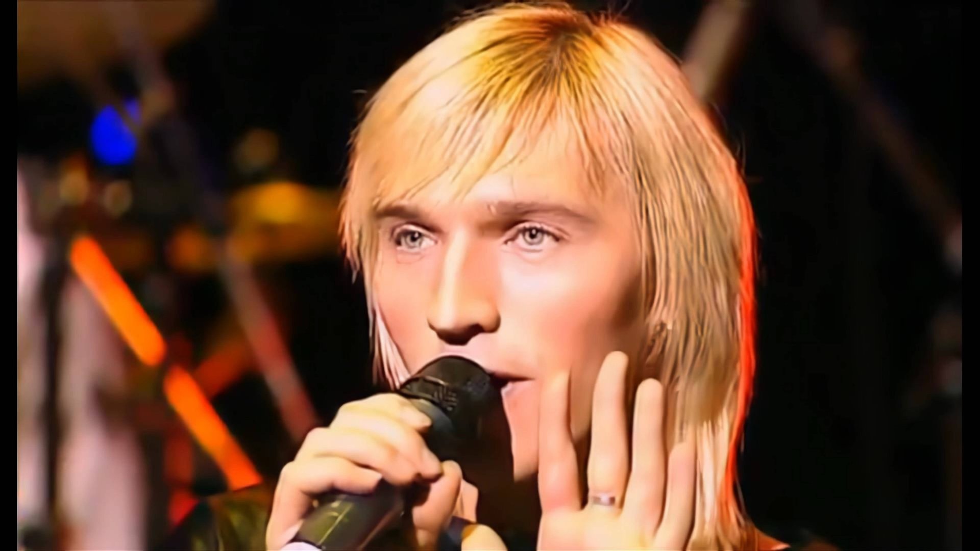 Пётр Елфимов - Крылья (Сольный концерт «Иди ко мне», 2007 г.)