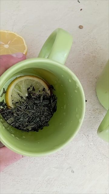 Лимончелло из зелёного чая с лимоном