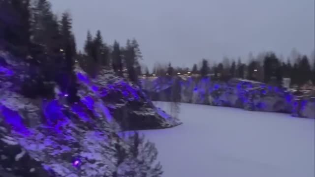 Вечернее световое шоу в Горном парке Рускеала. Карелия