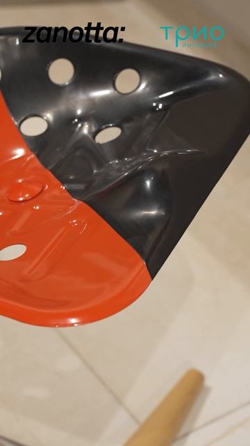 Табурет Mezzadro red/black от Zanotta