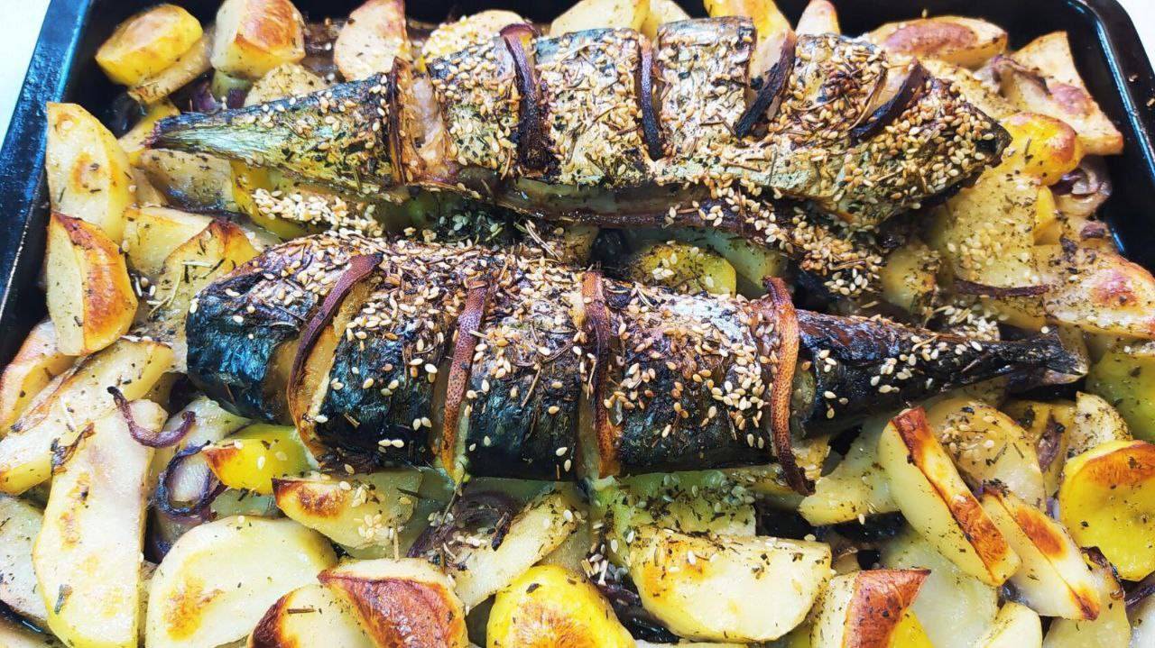 Скумбрия запечённая в Духовке с Картошкой Нежнейшая и Вкусная.