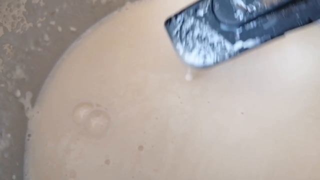 Готовлю дрожжевые блинчики по бабушкиному рецепту. Тонкие и много-много дырочек! Смотрите сами😉