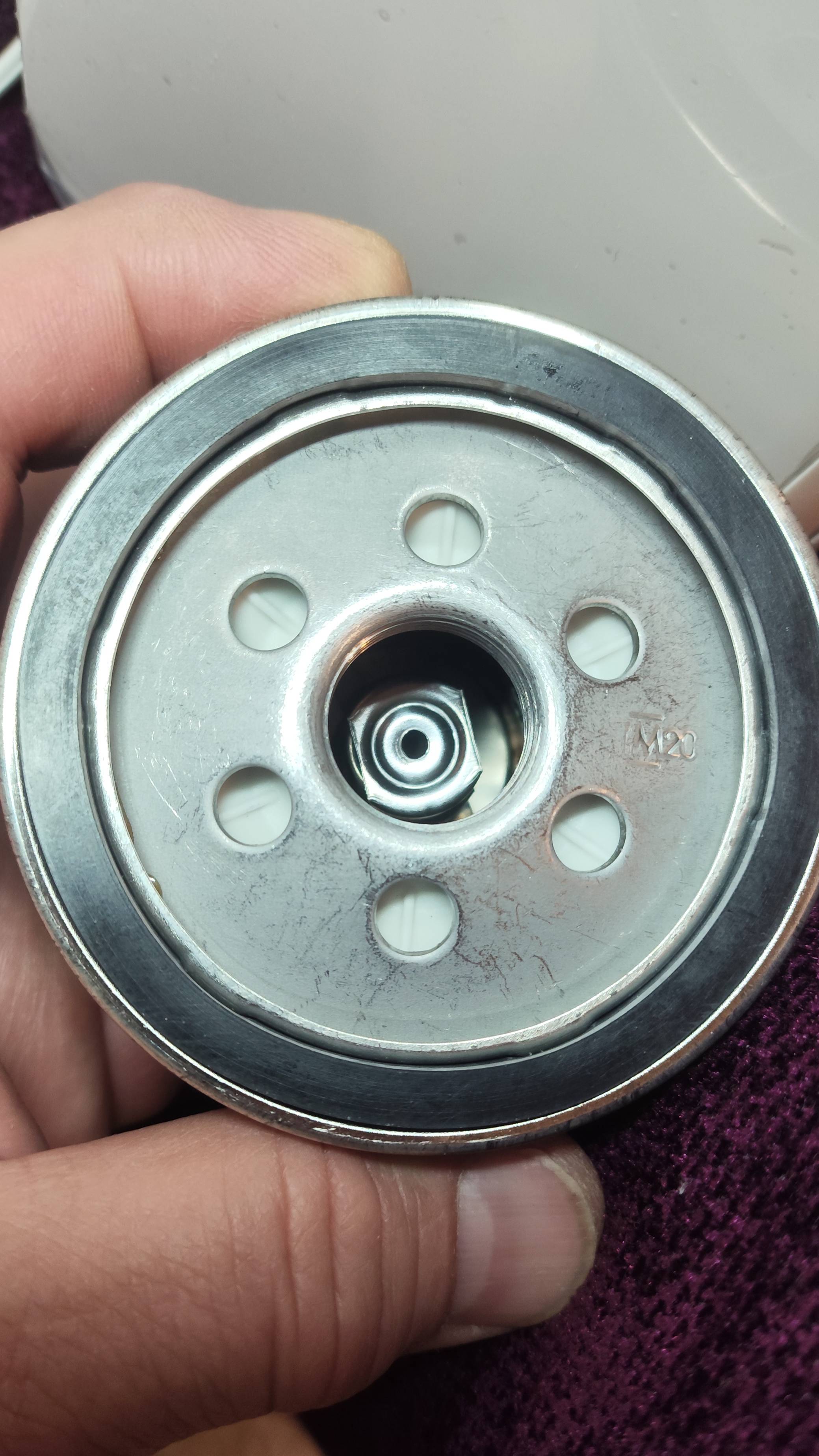 Фильтр масляный RENAULT 8200768913