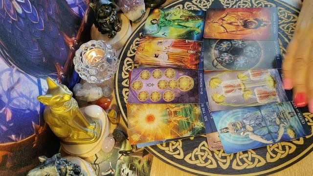 Кого раздражает Ваш успех 🔮 таро расклад онлайн