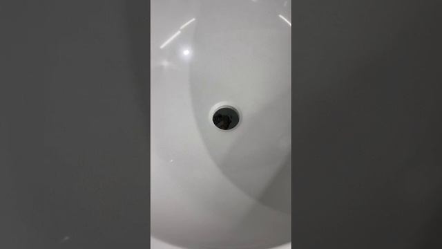 Белые столешницы с литыми мойками