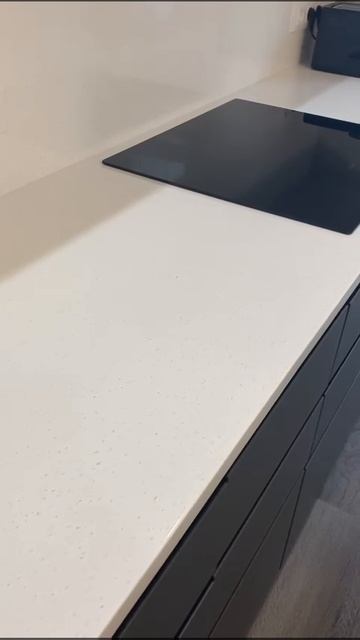 Столешница гралит со стеновой панелью