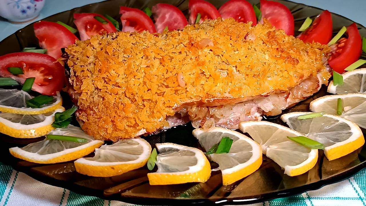 📌 Скумбрия с луком, запеченная в панировке. Бюджетно, но очень вкусно
