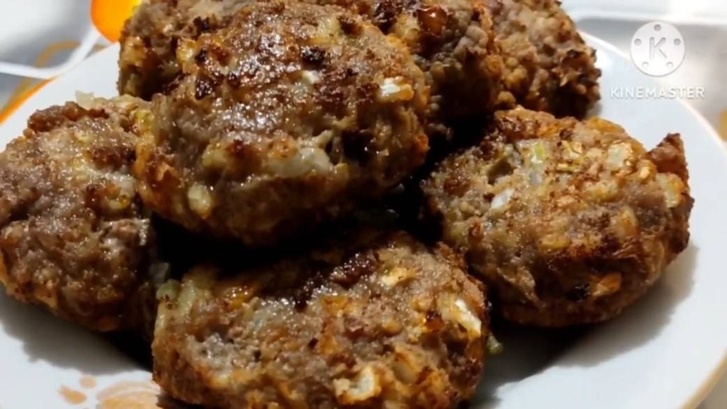 Сочные, нежные, вкусные котлеты из мясного фарша с капустой быстро и просто