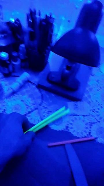 Неоновый свет творит чудеса)))