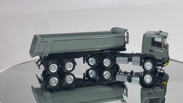 Модель Scania CG 17 с полуприцепом-самосвалом