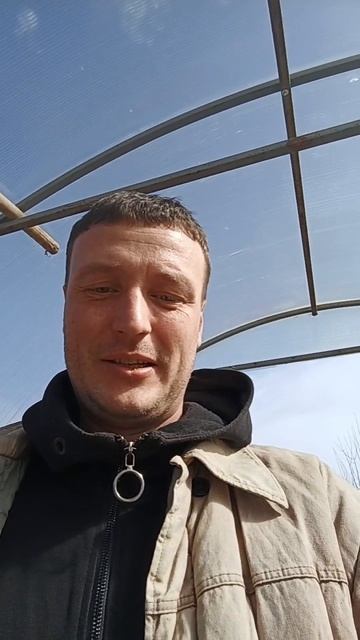 Обычный весенний день. подготовка теплицы