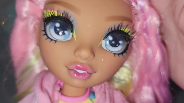 Распаковка и обзор Rainbow High Rosetta.