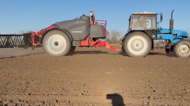 Опрыскиватель Horsch. Трактор МТЗ и автопилот Trimble