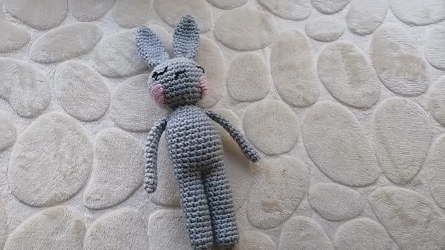 Связать зайку сплюшу