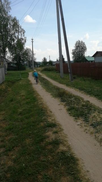 Саня на велике в деревне 15.07.2021