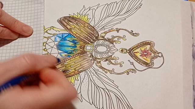 Раскрашиваю кристалл в раскраске антистресс