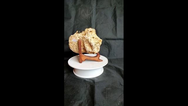 Агат черный с кварцевой жеодой 4.5х13х16 см