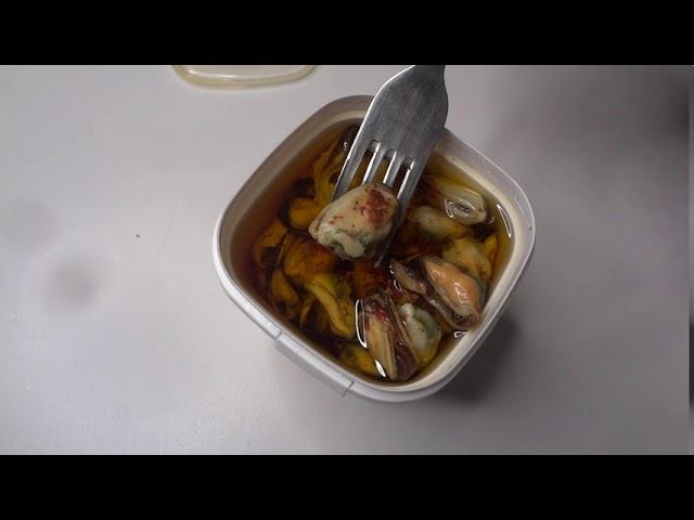 Взял на пробу Пресервы Мидии с Вялеными Томатами Чесноком и Зеленью в Масле. Обзор продуктов питания