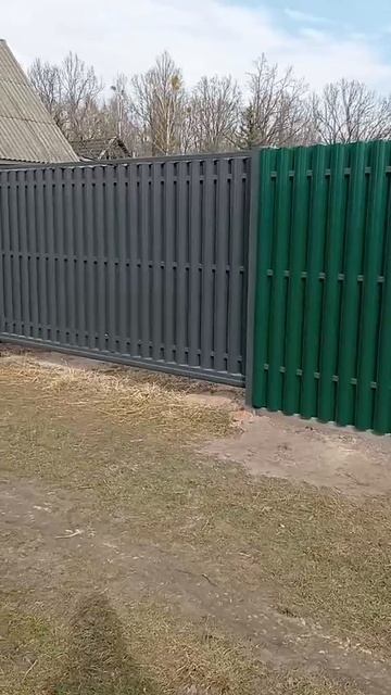 Забор из евроштакетника I Металлический штакетник для забора I Забор на дачу