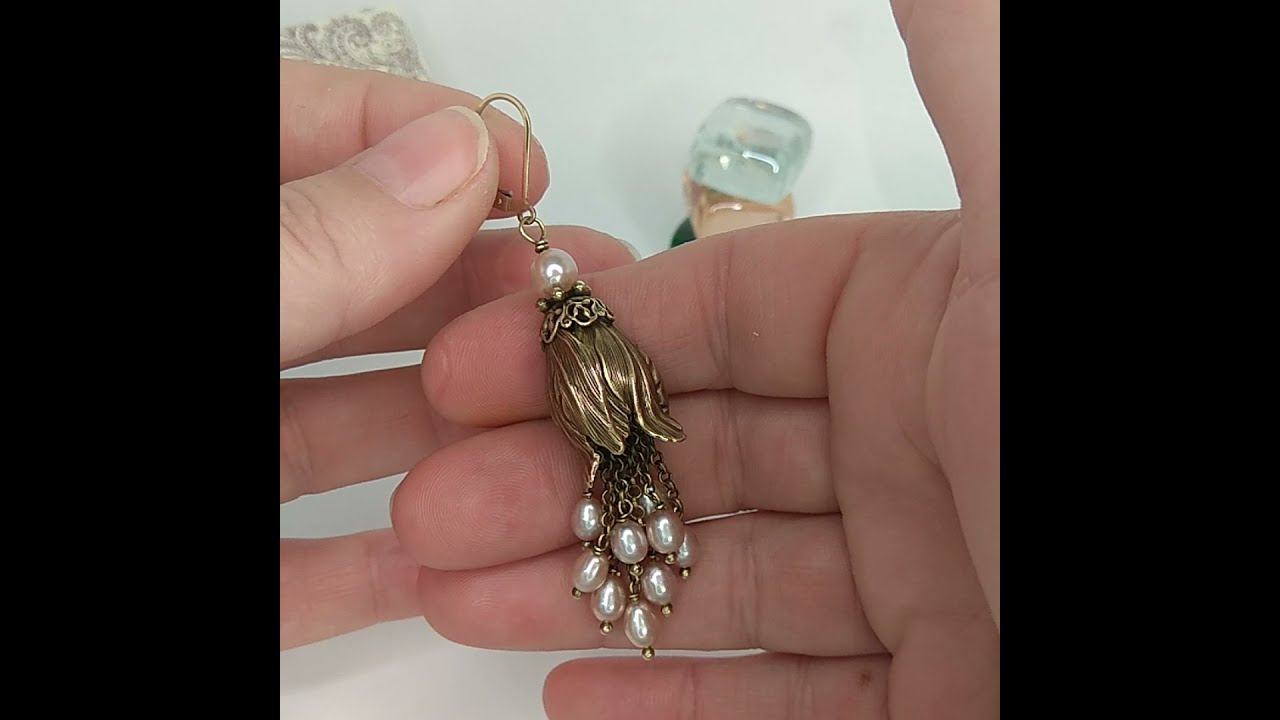 Earrings leverback clasp, how to open