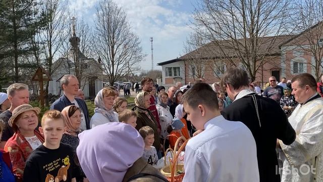 19.04.2025 Никольский храм. дер. Васютино. Великая Суббота. Освящение снедей.