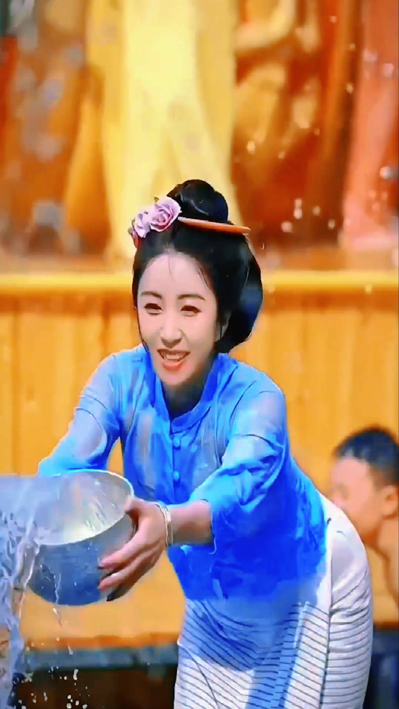 Фестиваль воды народности даи в Китае.