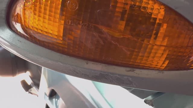 Замена стекла рассеивателя поворотника на BMW R1100RT