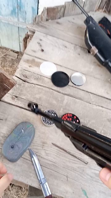 Что будет если выстрелить при помощи светошумовой пульки блик