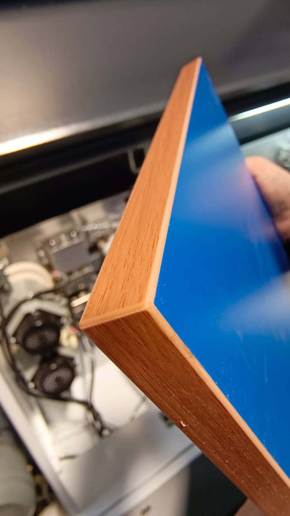 Кромкооблицовочный станок F 800 в деле. Видео прямо из Китая.