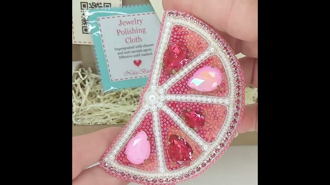 Grapefruit slice brooch