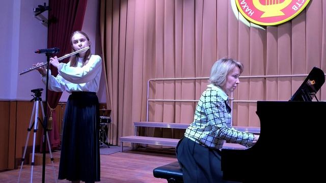 5. Э. Бозза «Ария». Исполняет Бахарева Ксения.