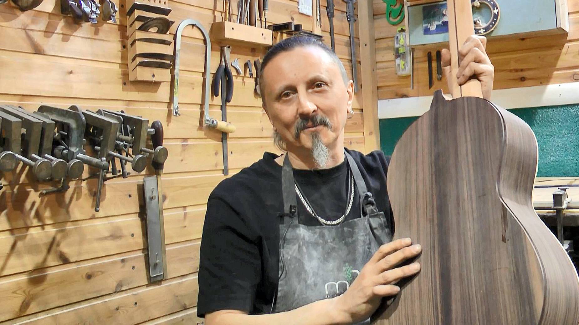 гитарный мастер Дмитрий Павлович (СПб)  — интервью