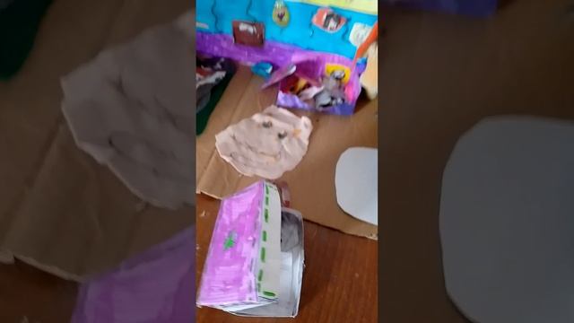 Чемоданчик в моём картонном домике!!!!