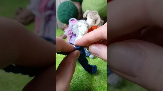 Вязание простого шарфика для Коника или другой маленькой игрушки 🧣