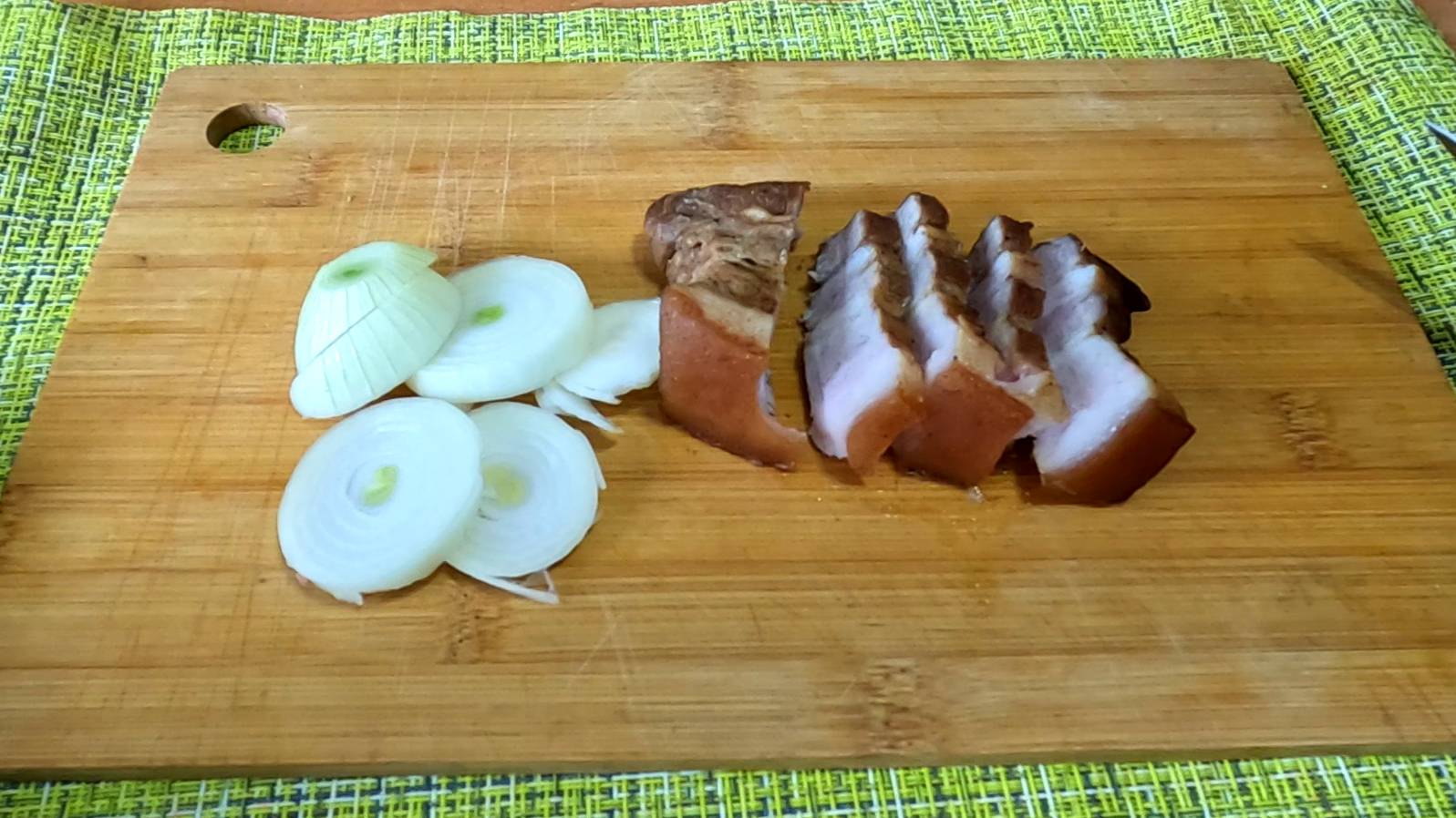 Грудинка в пиве.