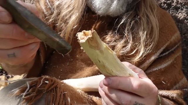 🎬 Первобытные технологии: Отци, ледяной человек - неолитический медный топор.