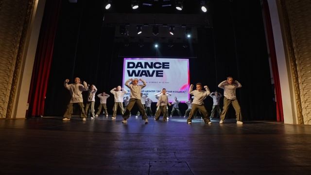 Best Dance Show STREET 9-11 лет 3 Семейный центр Золотая кошка - Волчок team  —  Светится душа