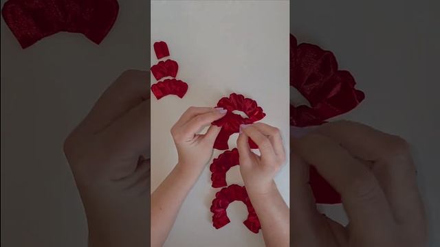 Пион из атласной ленты