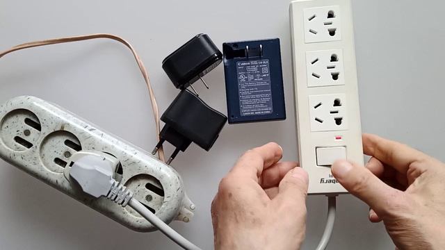 Универсальный переходник-розетка