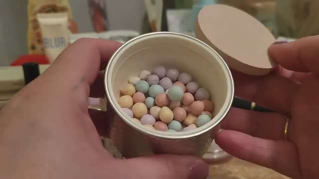 Уход и декоративная косметика  (с 6 по 13 апреля), что  брала с собой в Минск.