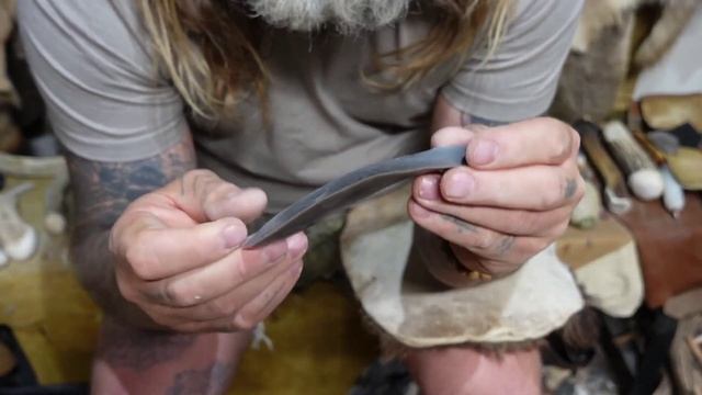 🎬 Первобытные технологии: древний каменный нож.