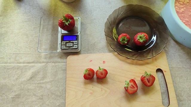 Сорт земляники Сенсация в разрезе.🍓