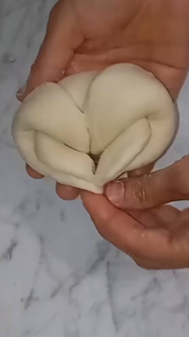 Булочки-розочки: невероятная мягкость в каждом кусочке! 🌹