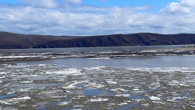 Лед в Комсомольске на Амуре тронулся 
21.04.2025г