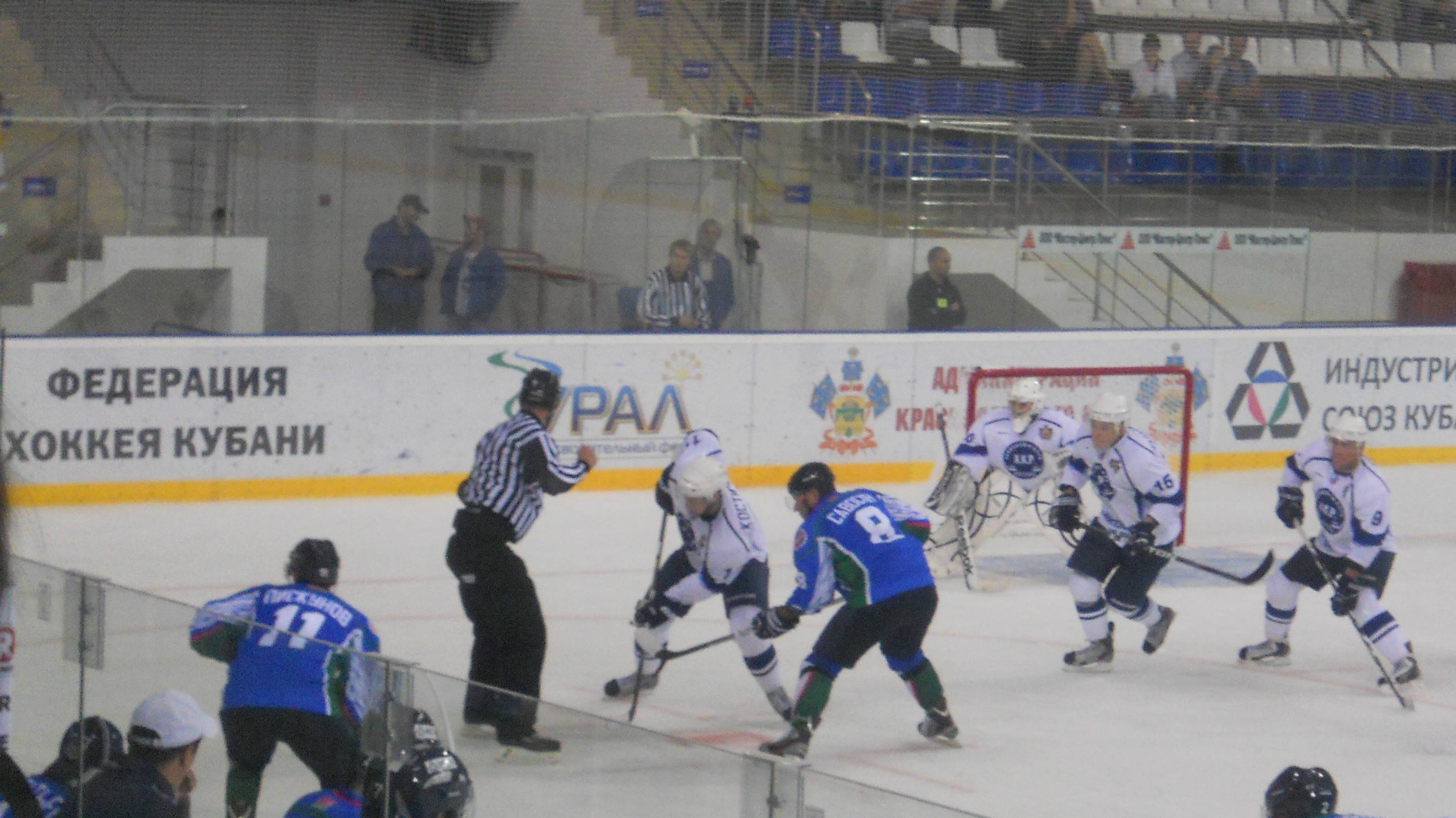 Иноземец играет в хоккей. Плей-офф